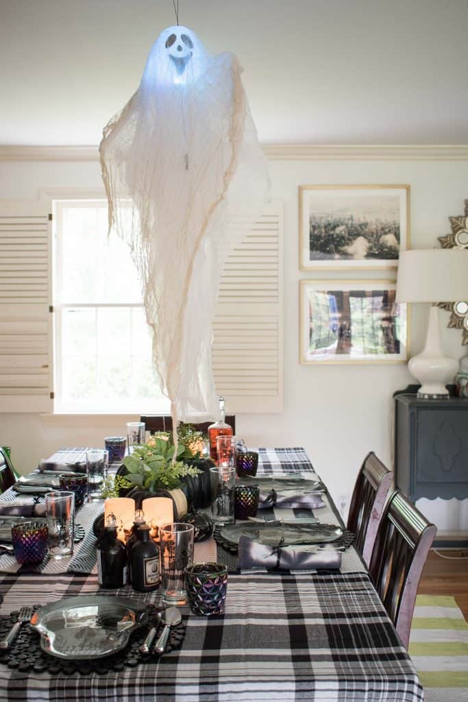 Skeleton Halloween Table Decor-13 - At Charlotte's House