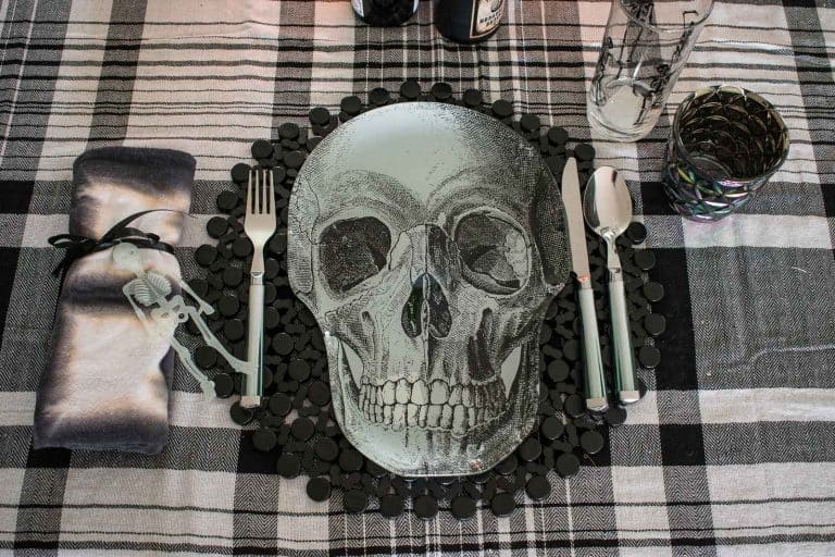 Skeleton Halloween Table Decor - At Charlotte's House