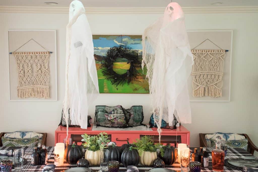 Skeleton Halloween Table Decor - At Charlotte's House