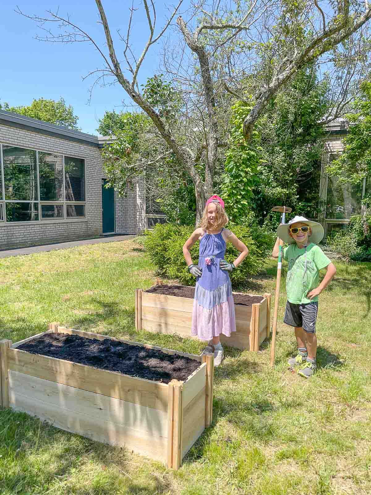 How to Build a Lush Community Garden - At Charlotte's House