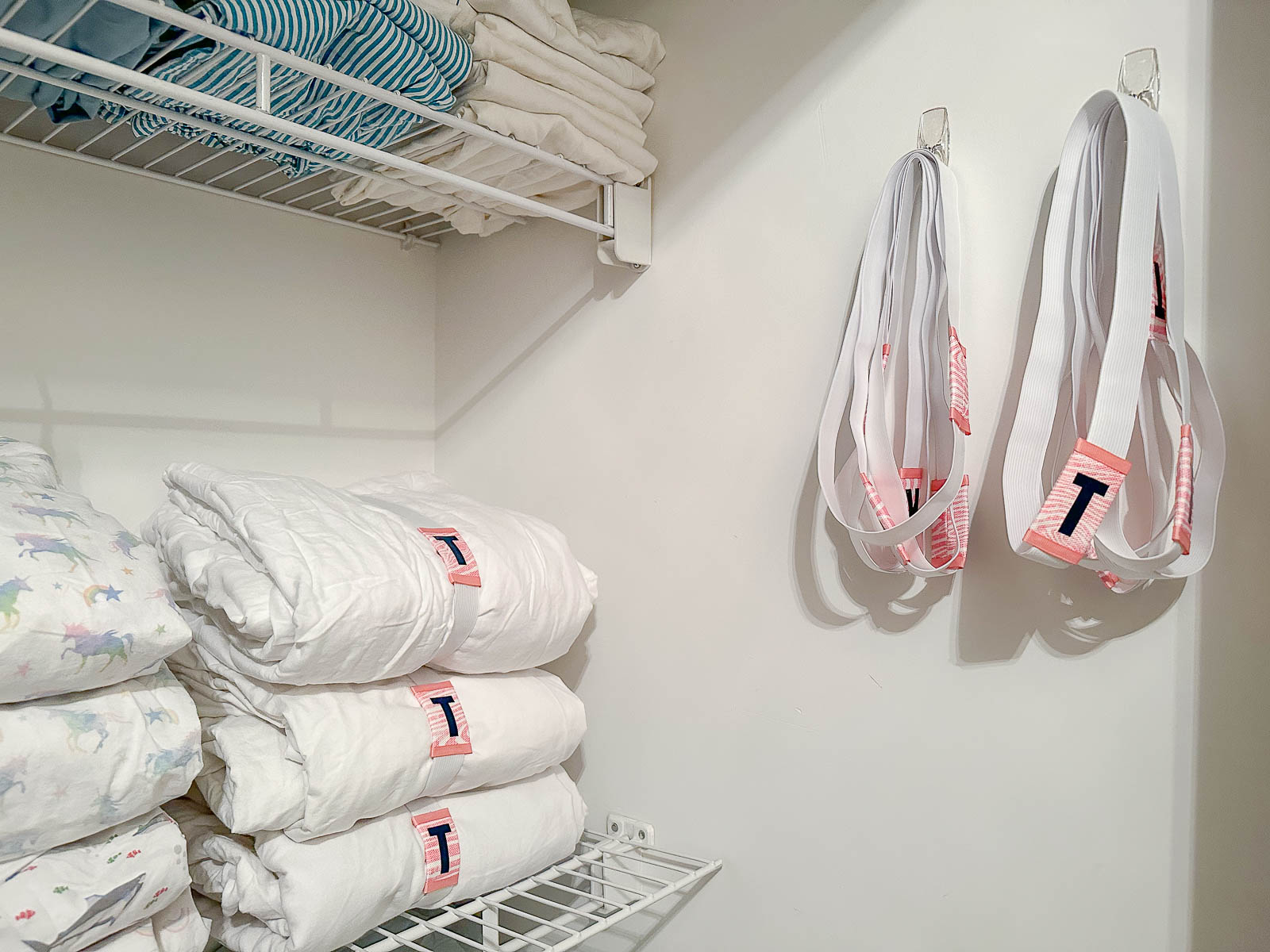 Bedding Storage Straps 4-Piece Bed Sheet Organizer Bands - Elastic ...